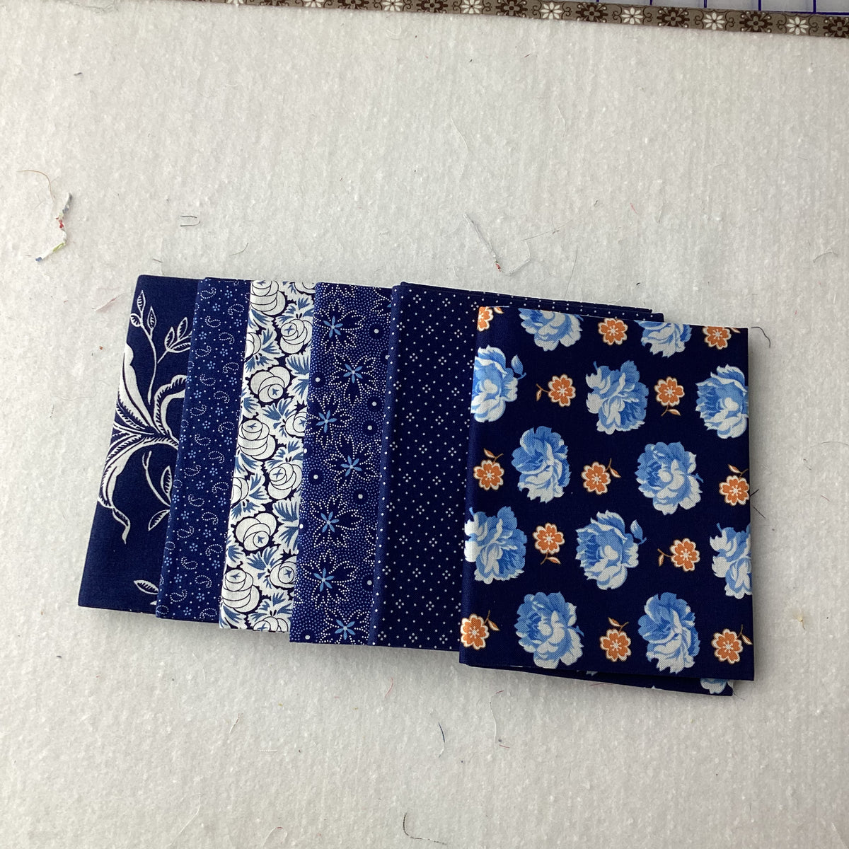 (6) Denim & Daises Dark Blue Half Yards – bellarosequilts